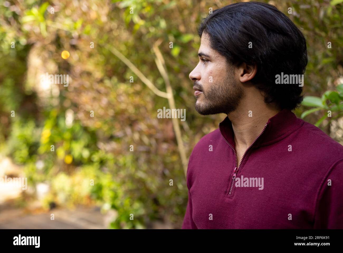 Indian man profile hi-res stock photography and images - Alamy