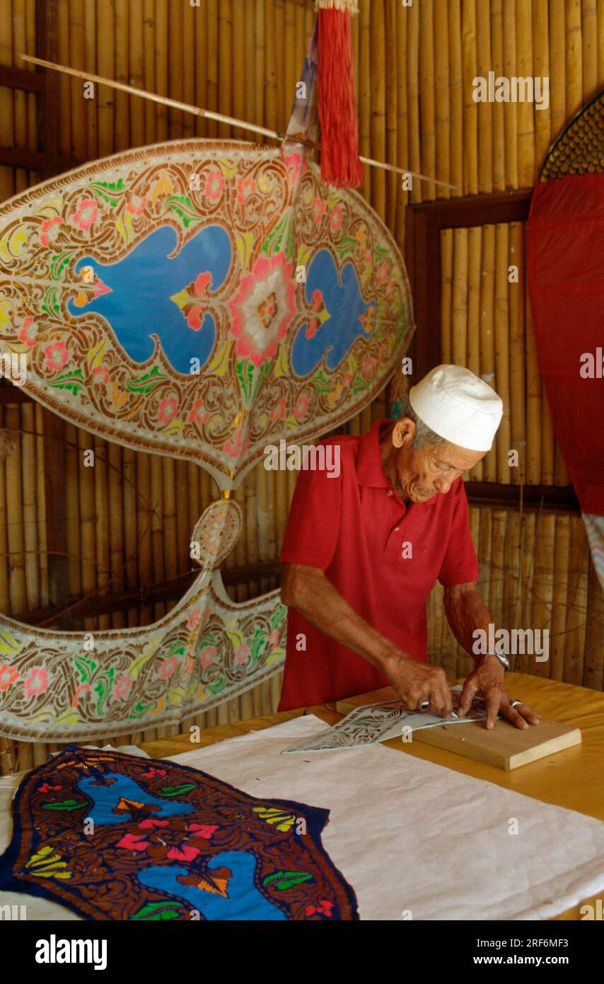 Kite making malaysia hi-res stock photography and images - Alamy