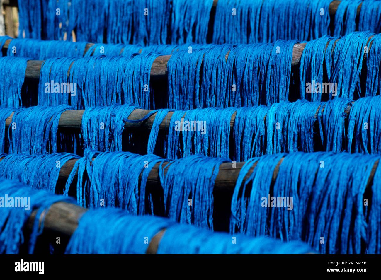 Colouring wool hi-res stock photography and images - Alamy
