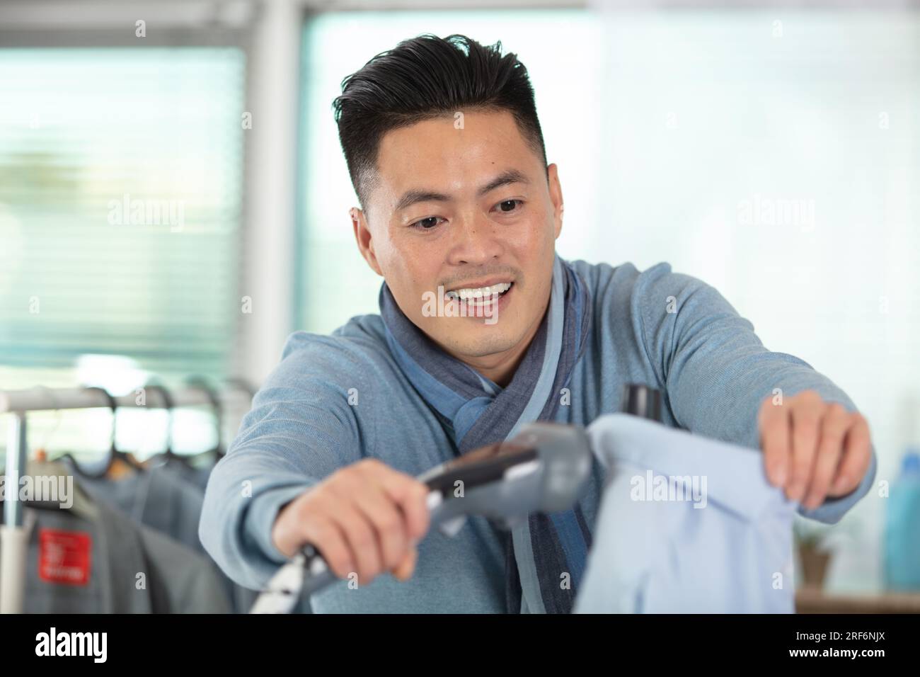Steam iron 30s hi-res stock photography and images - Alamy