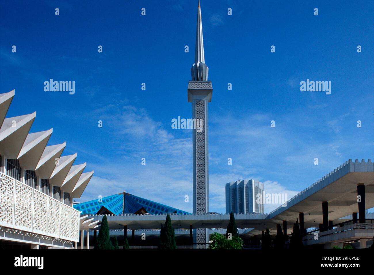 Tower national mosque kuala hi-res stock photography and images - Alamy
