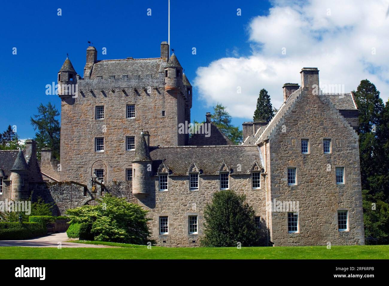 Cawdor Castle, near Inverness, Highlands, Scotland, Cawdor Castle ...