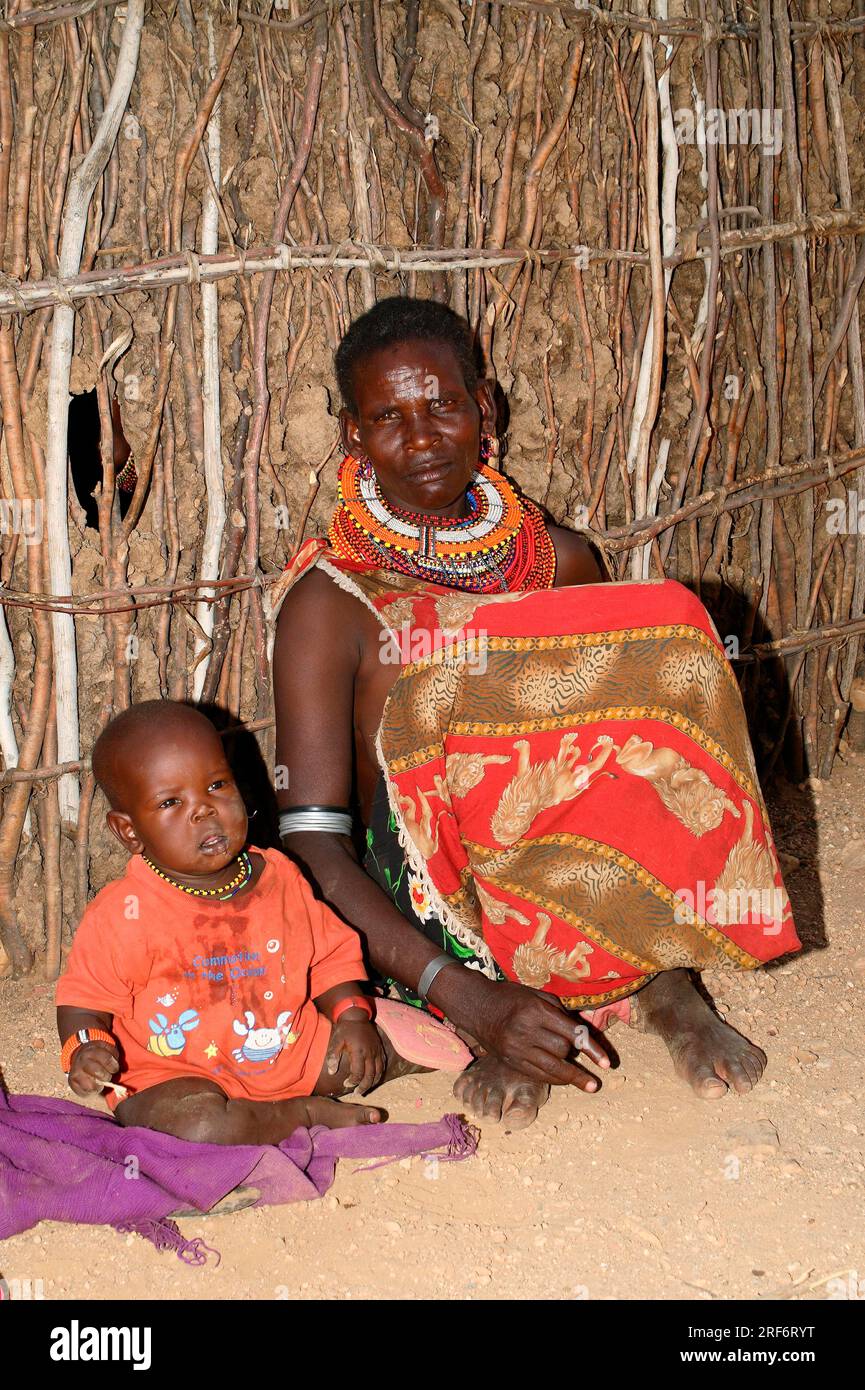 Turkana woman and child, Turkana tribe, Lake Turkana, Kenya Stock Photo ...