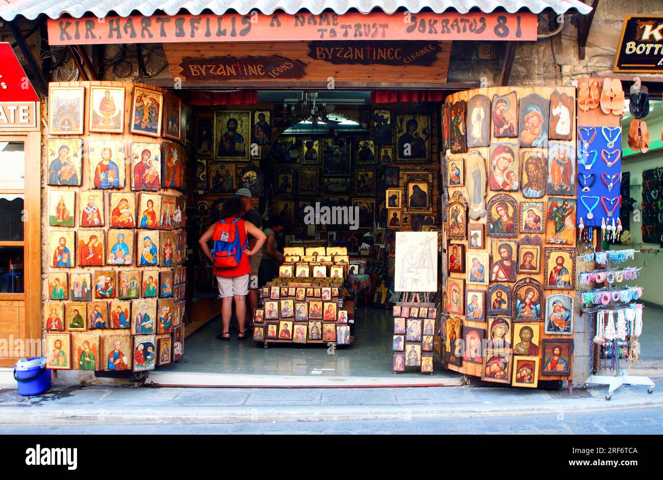 Statue virgin mary greece hi-res stock photography and images - Alamy
