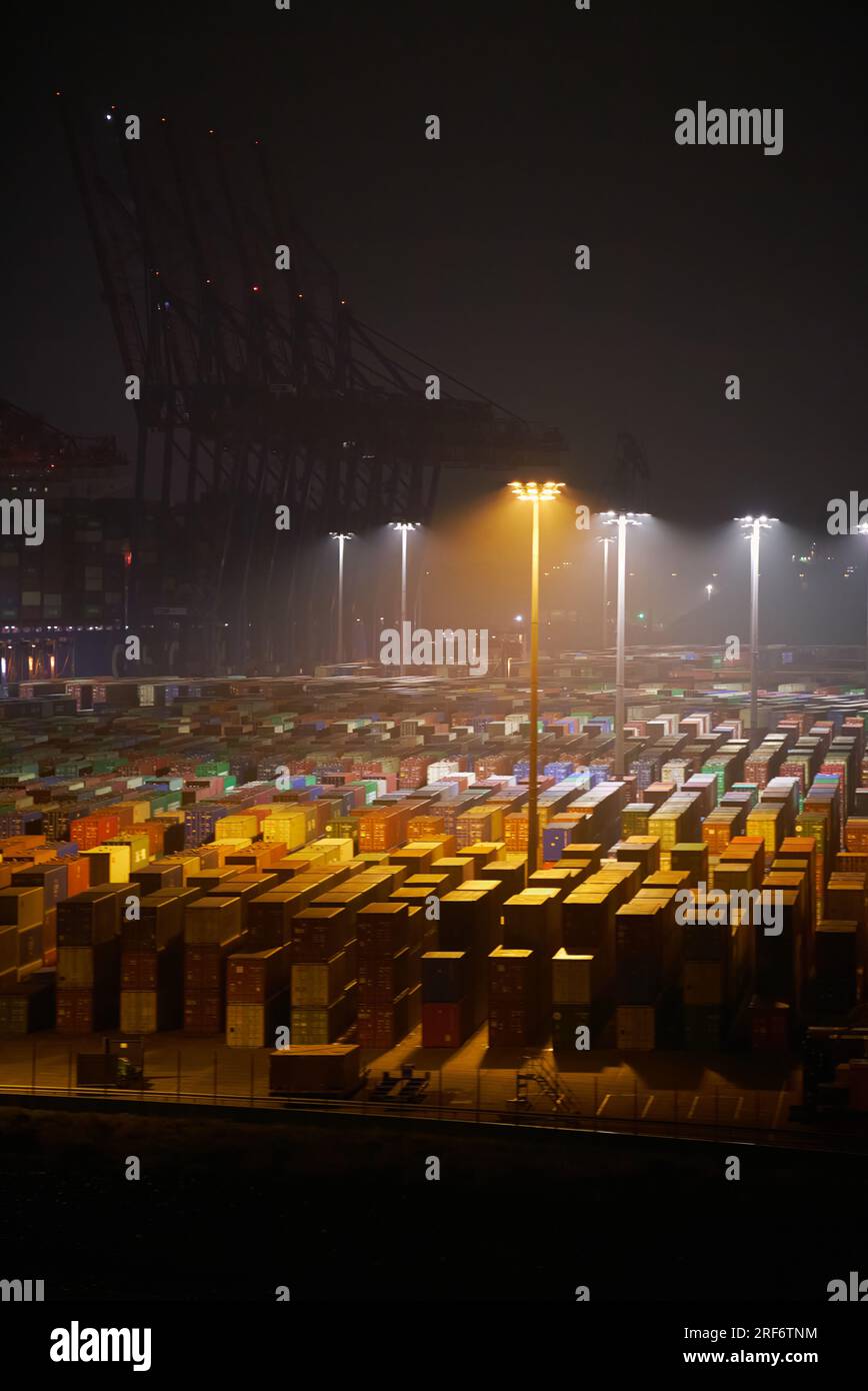Hamburg port infrastructure hi-res stock photography and images - Alamy