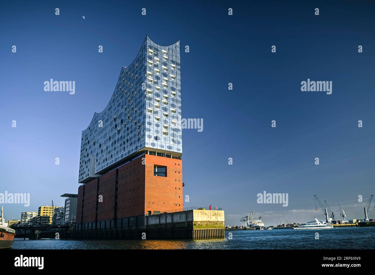 Fassade der elbphilharmonie hi-res stock photography and images - Alamy