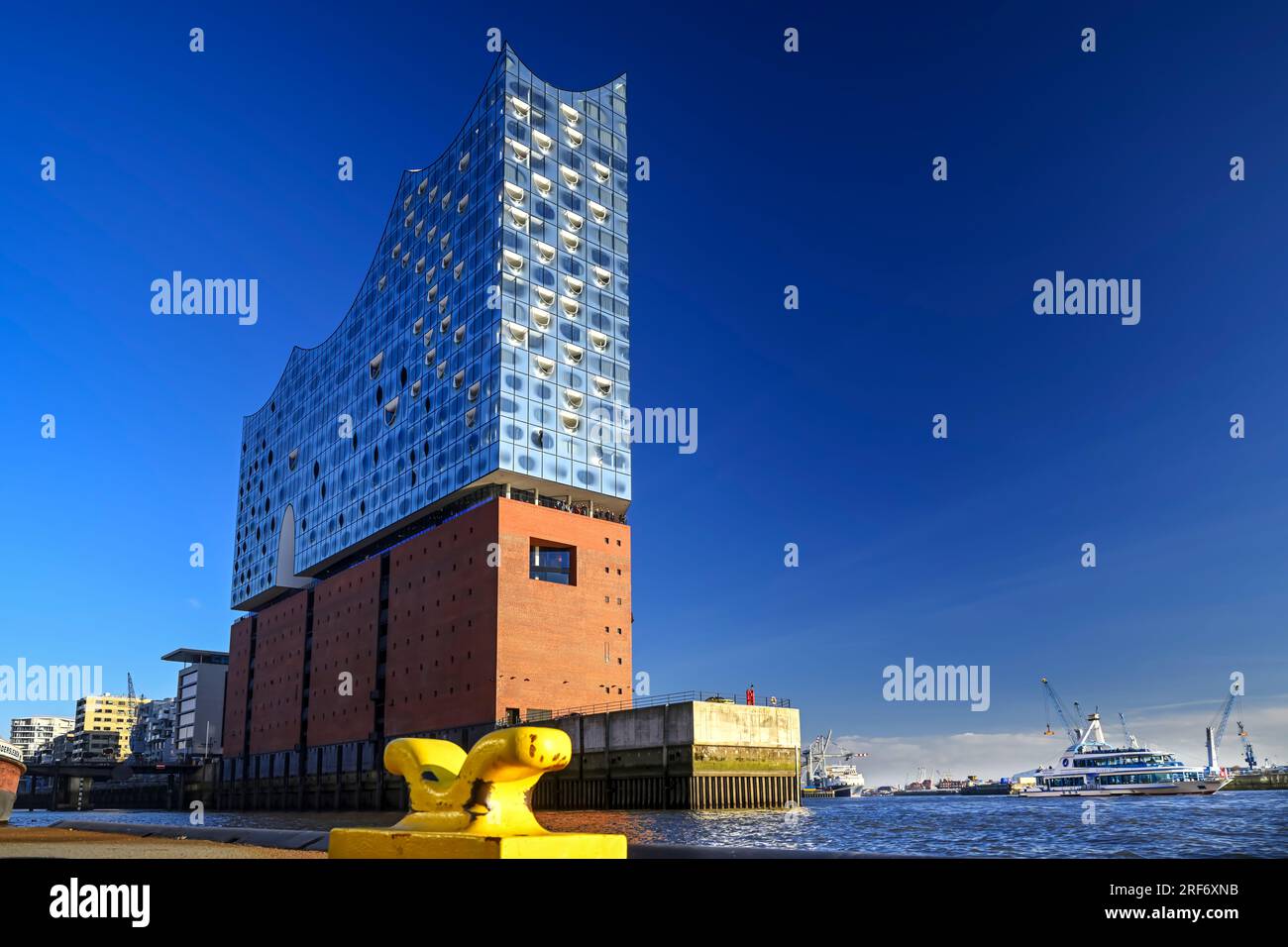 Fassade der elbphilharmonie hi-res stock photography and images - Alamy