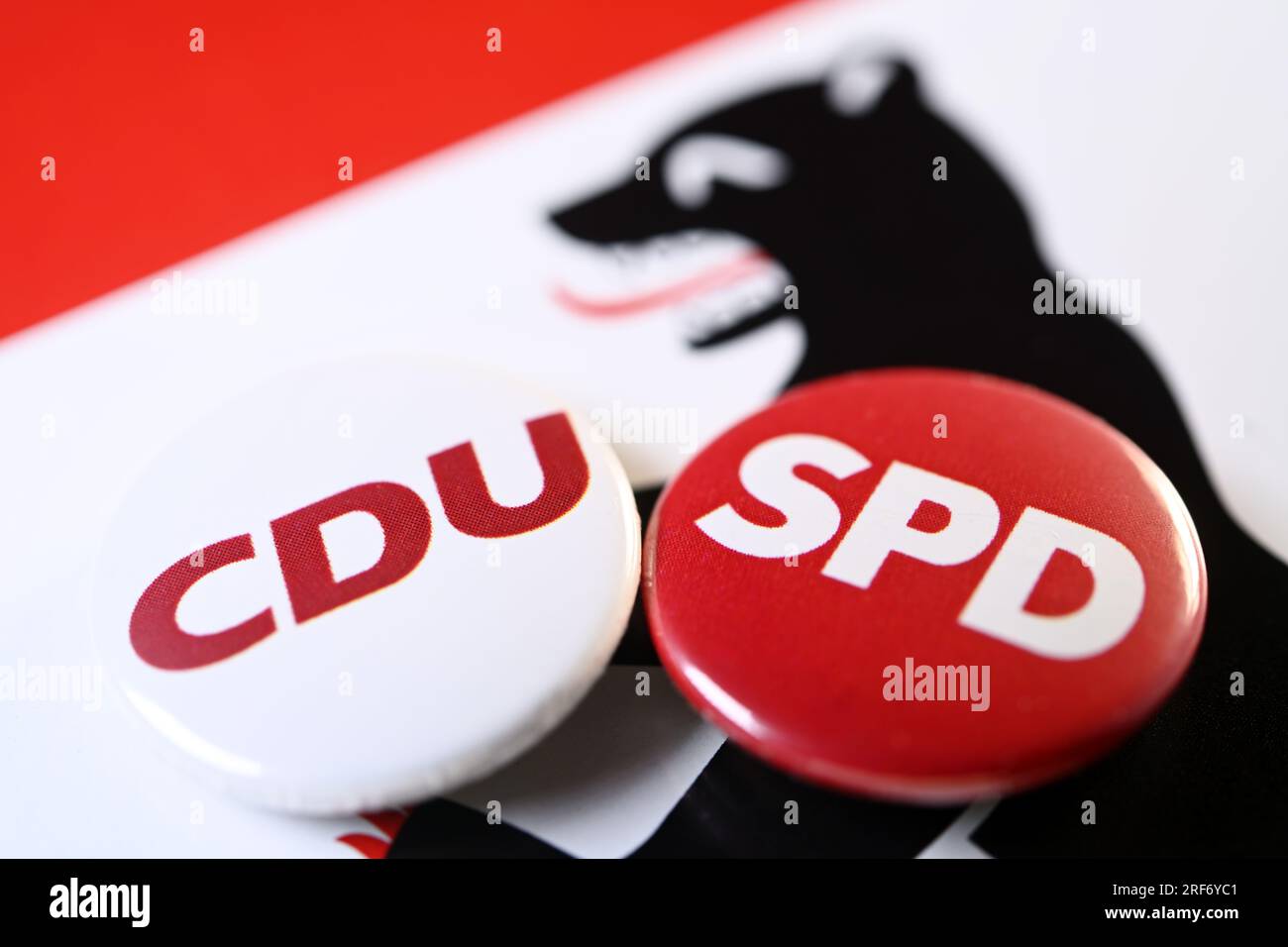 Schwarz und rot hi-res stock photography and images - Alamy