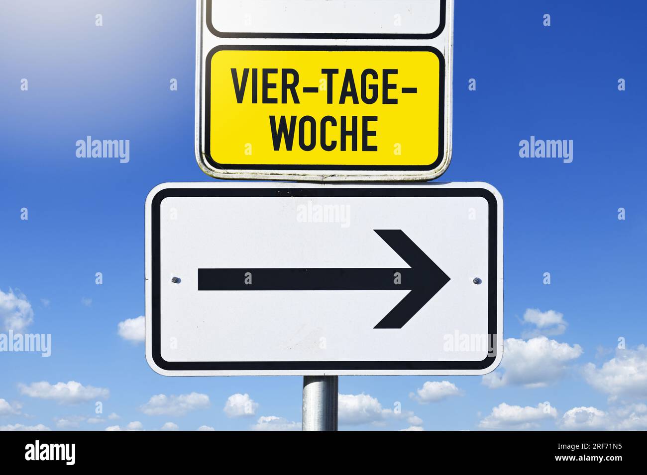 Vier pfeil hi-res stock photography and images - Alamy