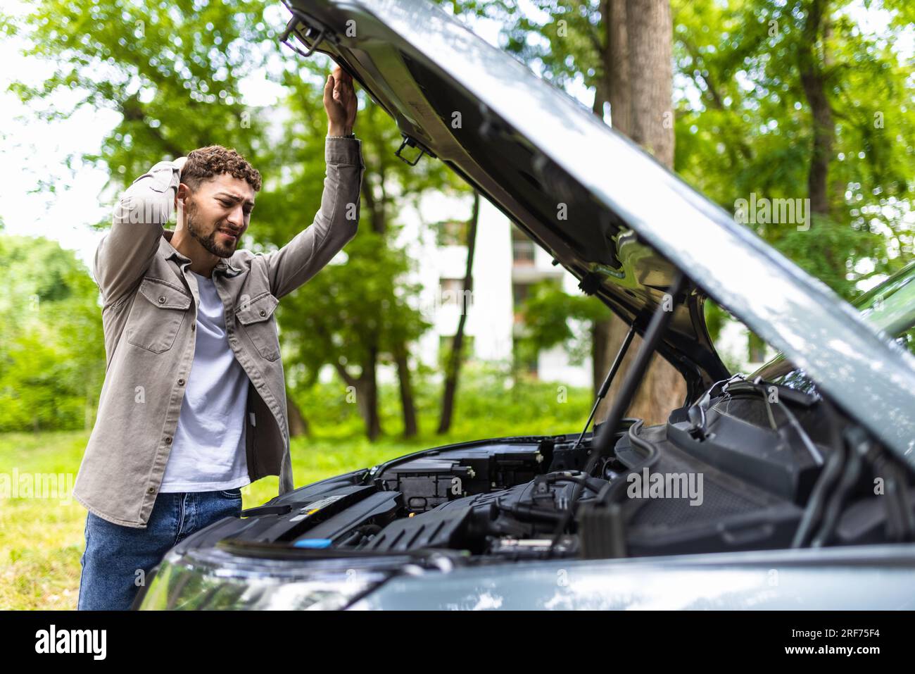 Broke down car hi-res stock photography and images - Alamy