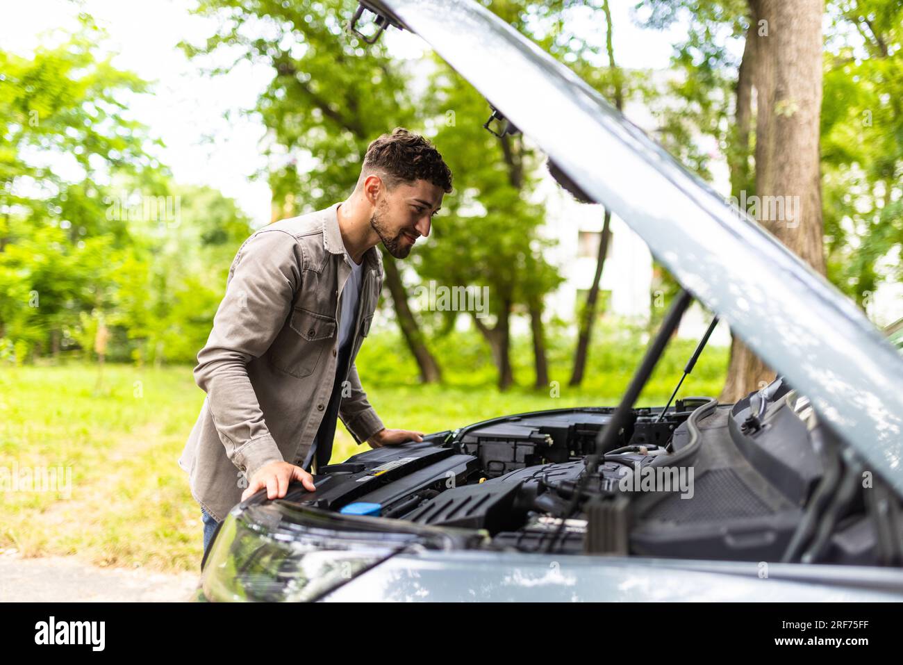 Broke down car hi-res stock photography and images - Alamy