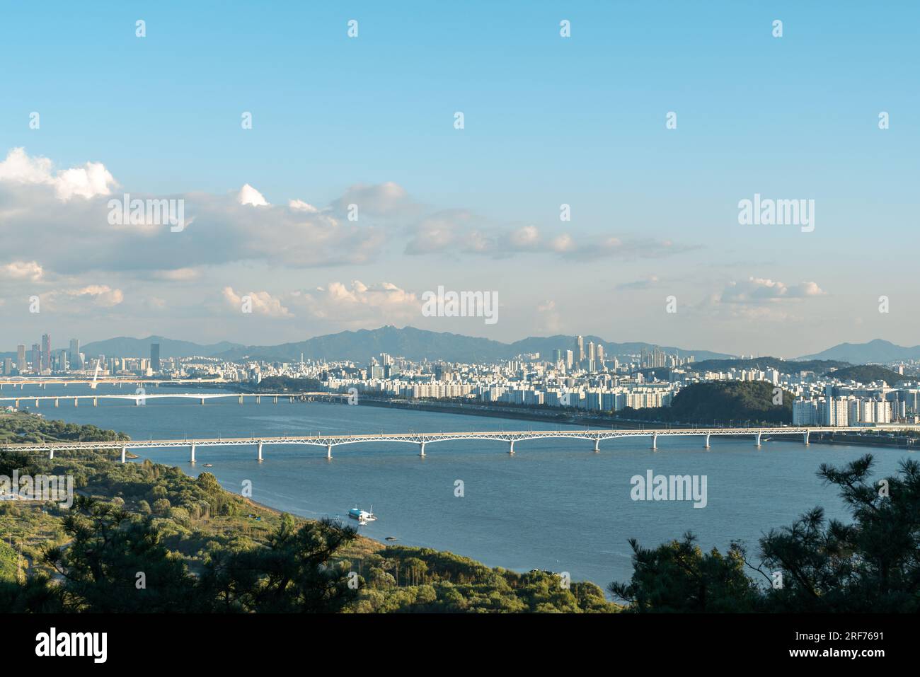 Panoramic view of Seoul city and Han river from Haengjusanseong ...