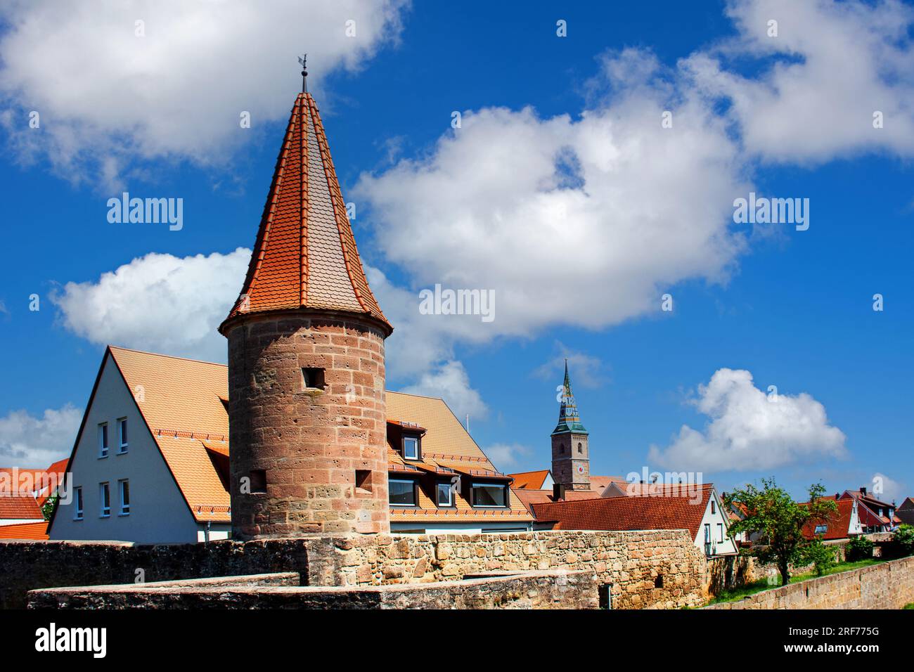 Stadt Wolframs-Eschenbach-Ring- und Zwingermauer der Stadtbefestigung ...