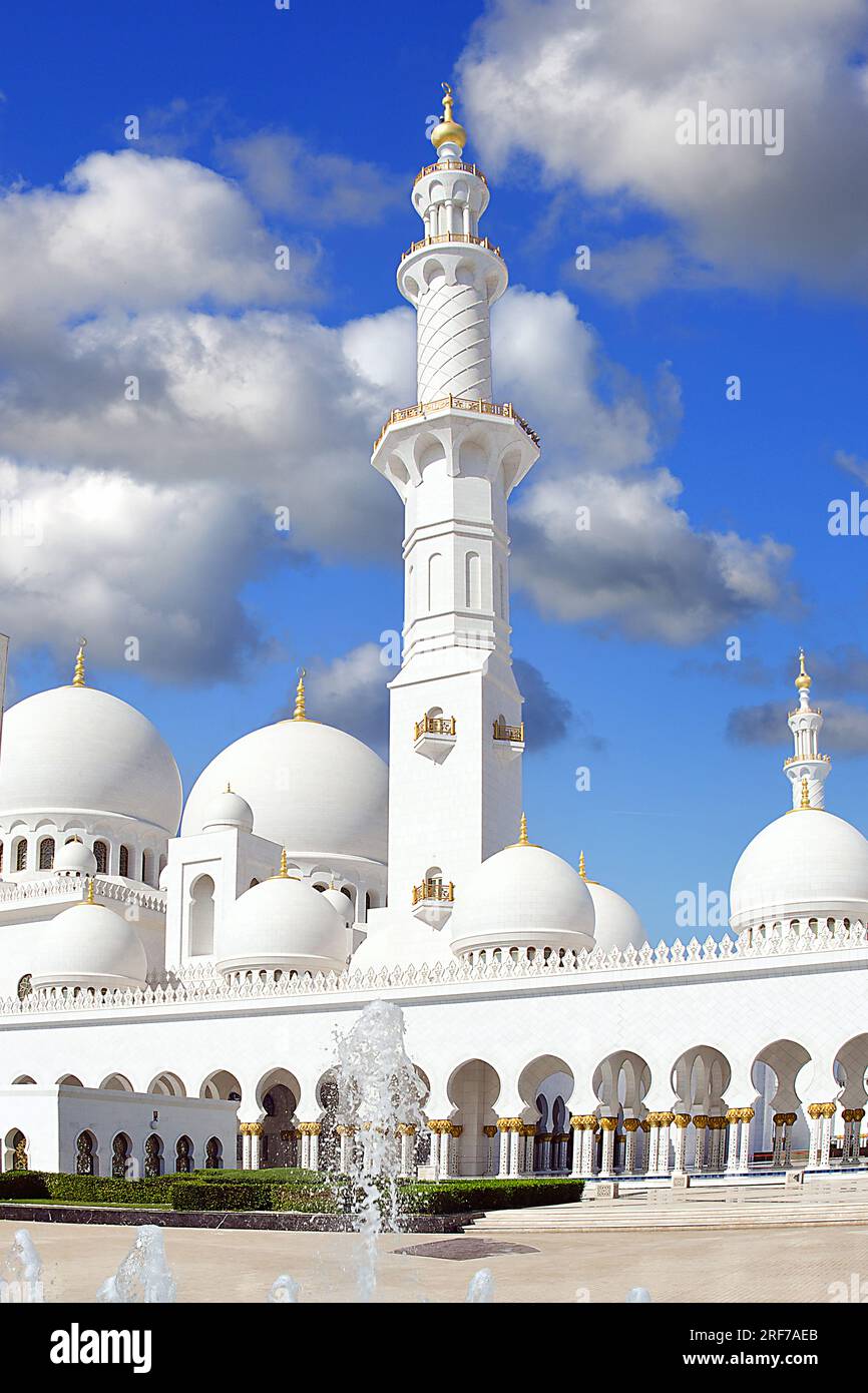 Abu Dhabi - Grosse Moschee - Scheich-Zayid-Moschee Stock Photo - Alamy