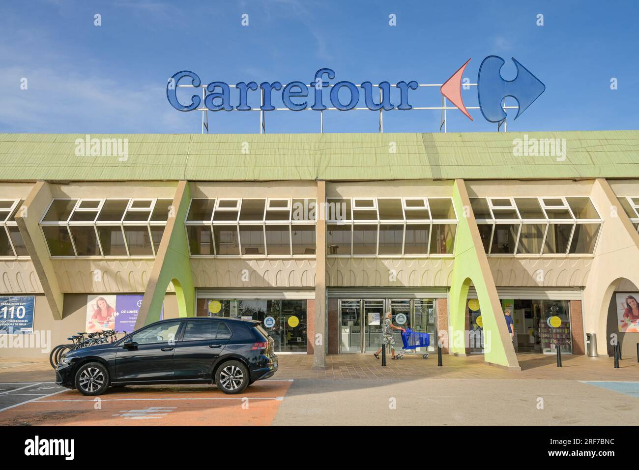 Carrefour Supermarkt, Sa Coma, Mallorca, Spanien Stock Photo - Alamy