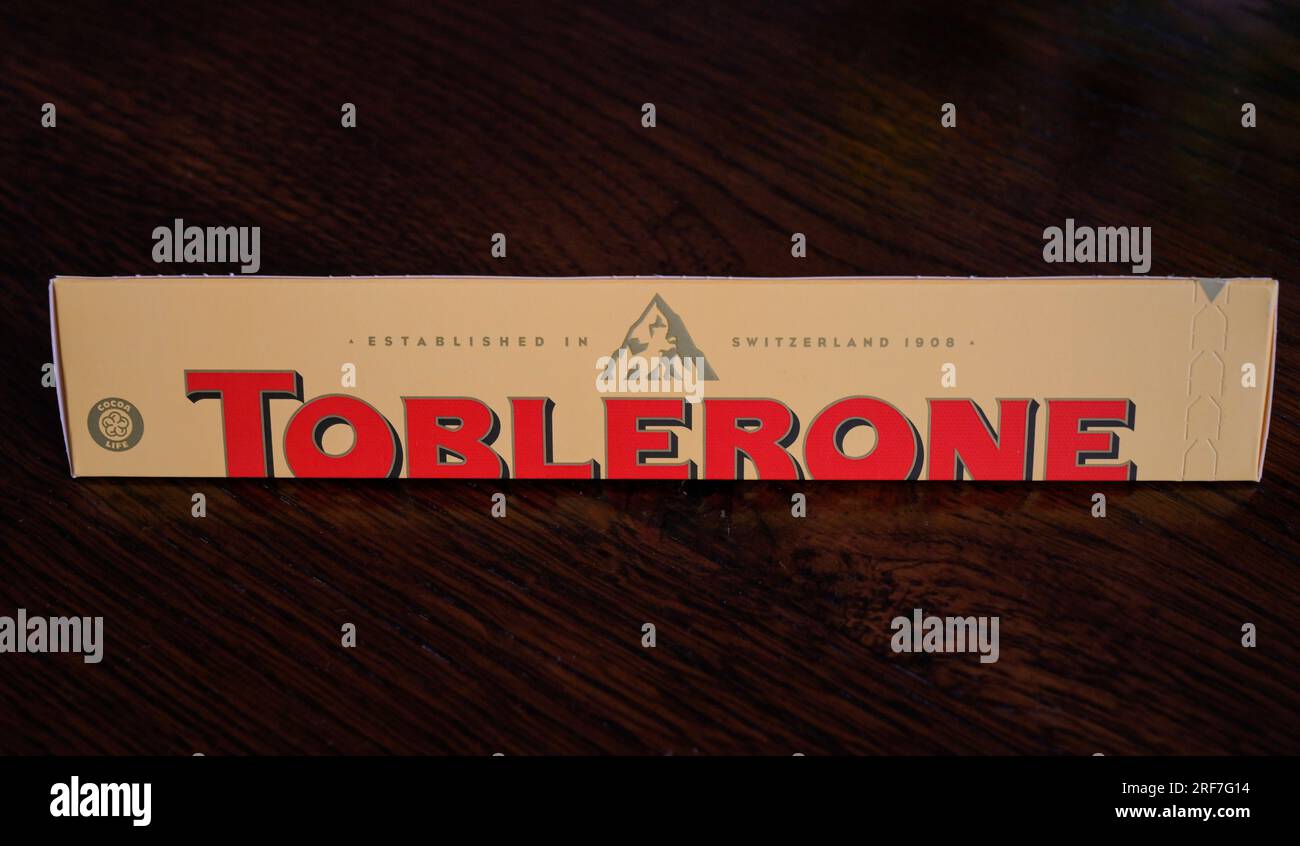 Schweizer Schokolade Toblerone Stock Photo - Alamy