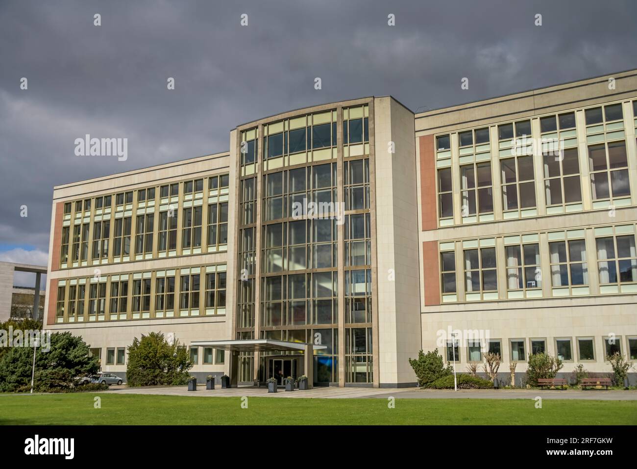 ESMT, Gartenseite, Staatsratsgebäude, Schloßplatz, Mitte, Berlin ...