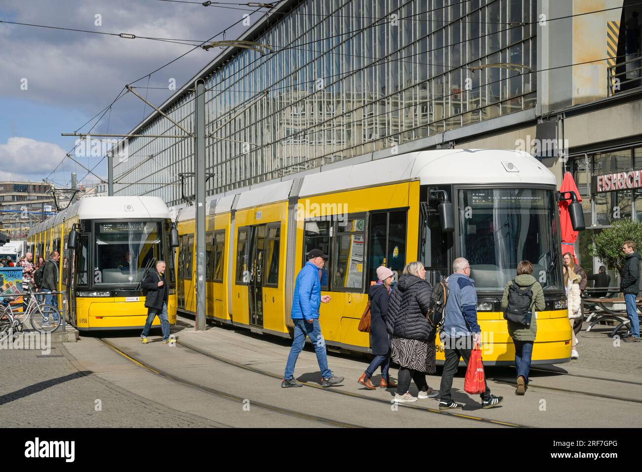 Tram, Alexanderplatz, Mitte, Berlin, Deutschland Stock Photo - Alamy