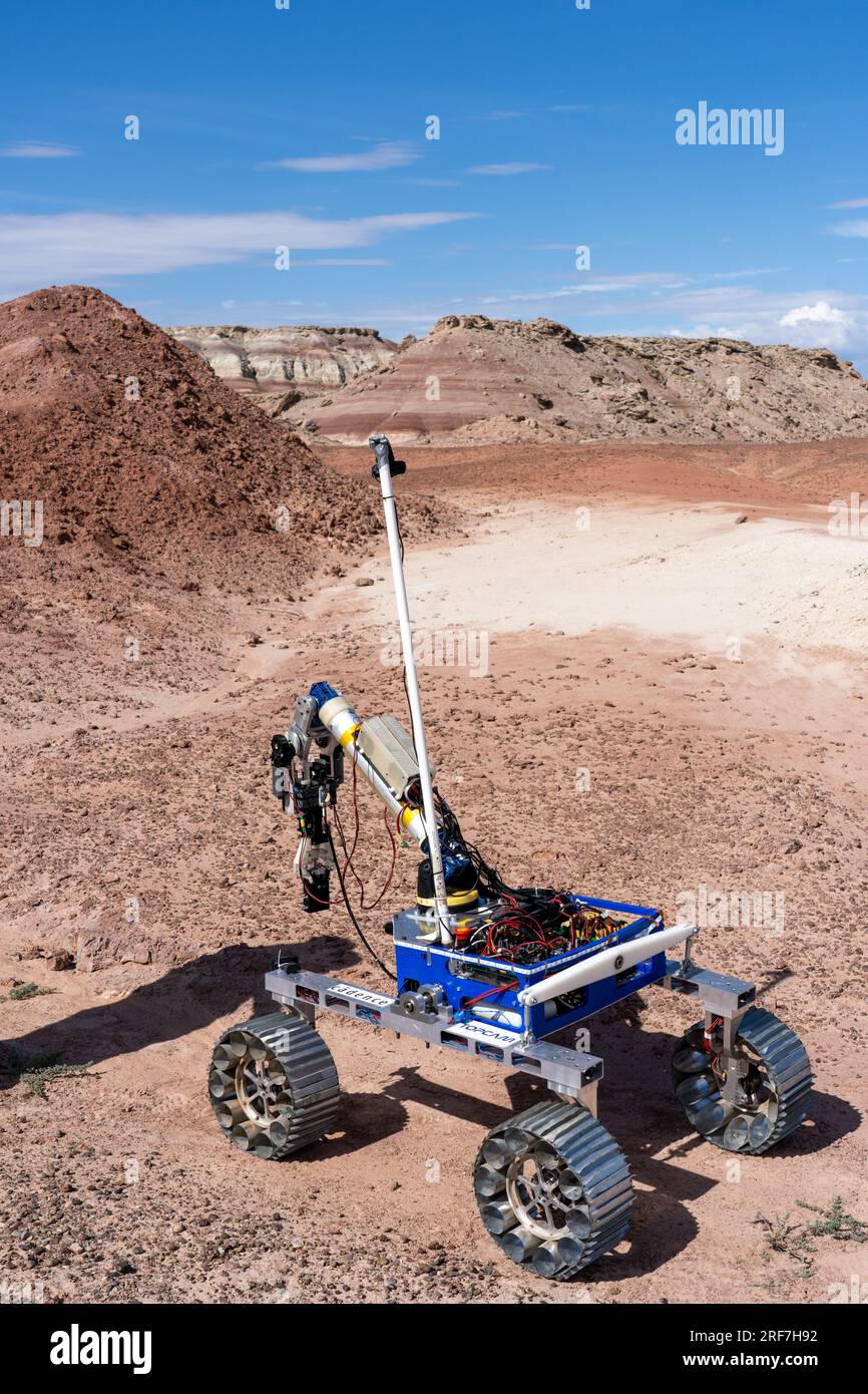 The OzU Mars Rover in the University Rover Challenge, Mars Desert ...