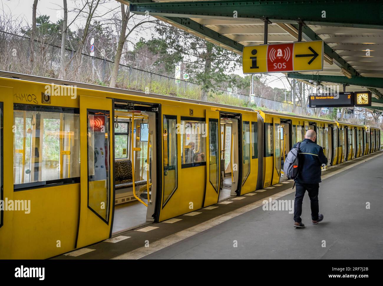 U 3, U-Bahnhof Krumme Lanke, Mitte, Berlin, Deutschland Stock Photo - Alamy
