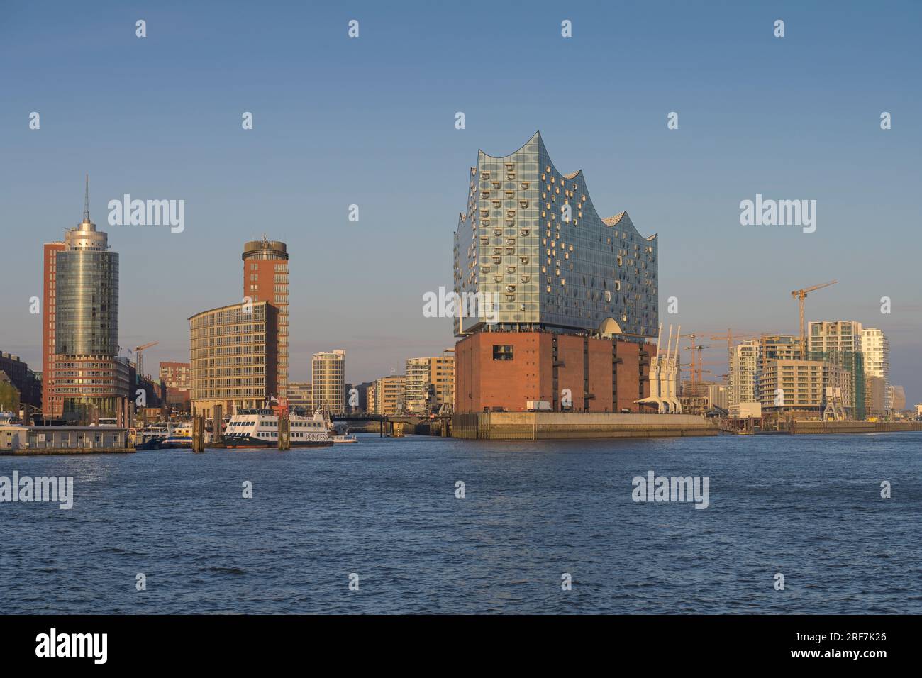 The elbphilharmonie hafencity hi-res stock photography and images - Alamy
