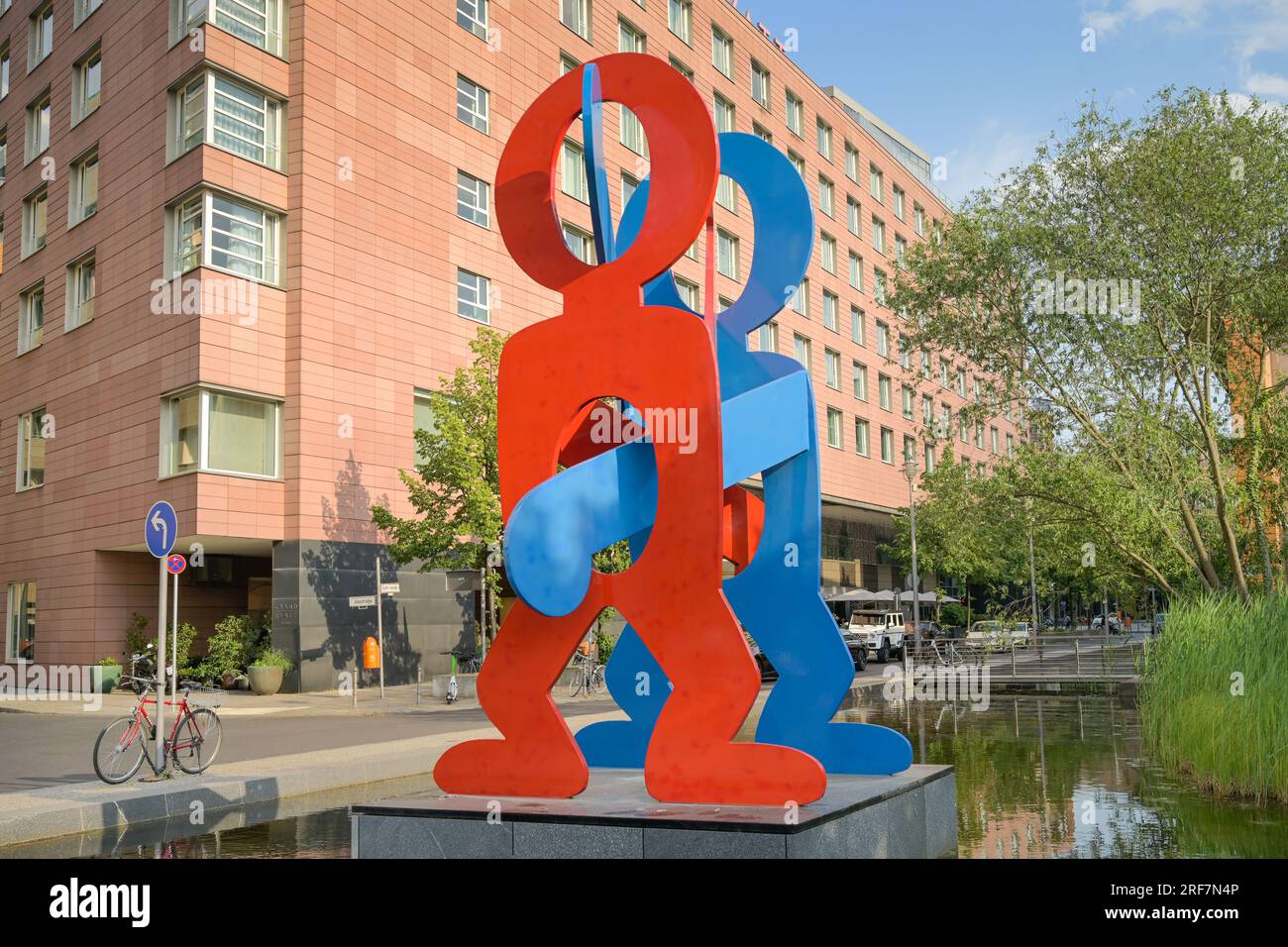 Boxers von Keith Haring, Hotel Grand Hyatt, Marlene-Dietrich-Platz ...
