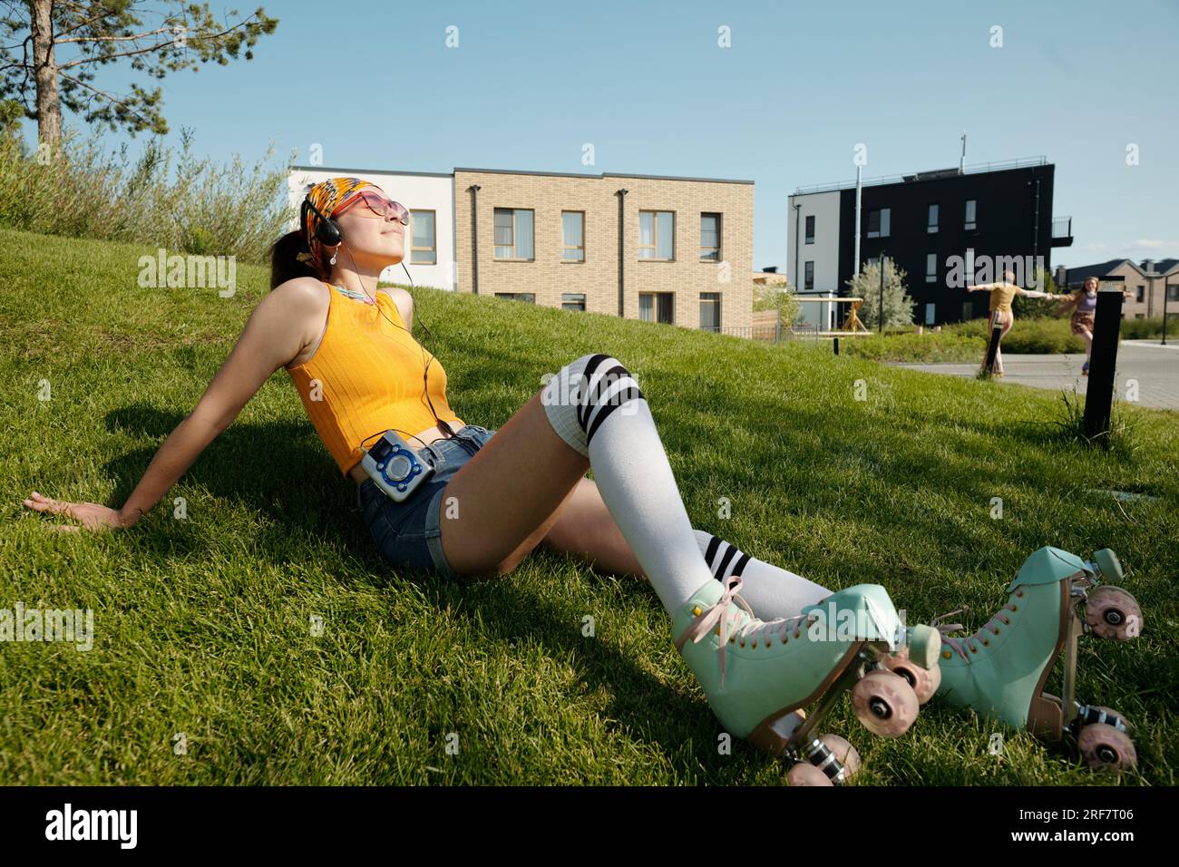 Retro girl walkman hi-res stock photography and images - Alamy