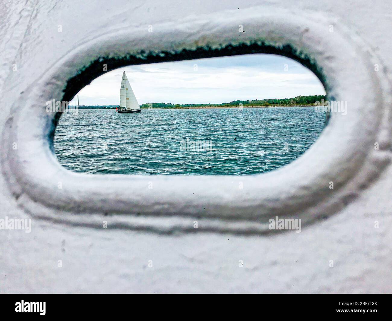 Background another sailboat hi-res stock photography and images - Alamy