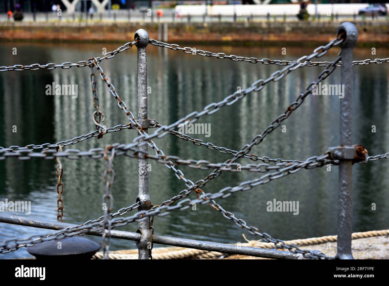 Dock chains liverpool hi-res stock photography and images - Alamy
