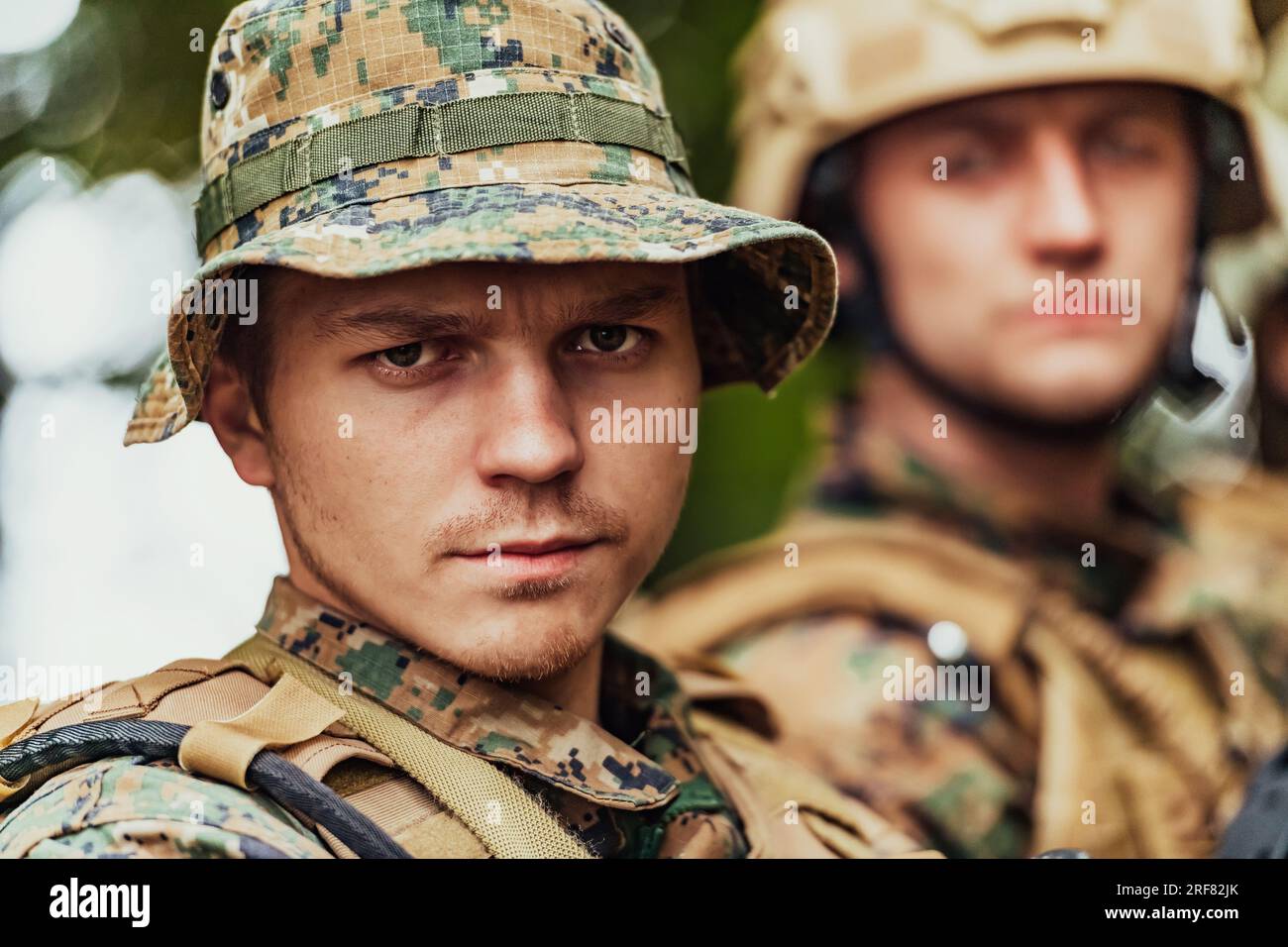 Army soldier military standing weapon rifle courage war hi-res stock ...
