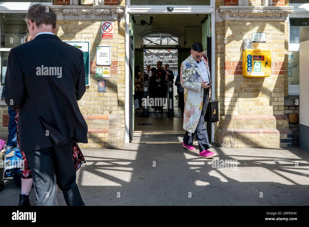 Opera Fans Arrive At Lewes Train Station From London En Route To ...