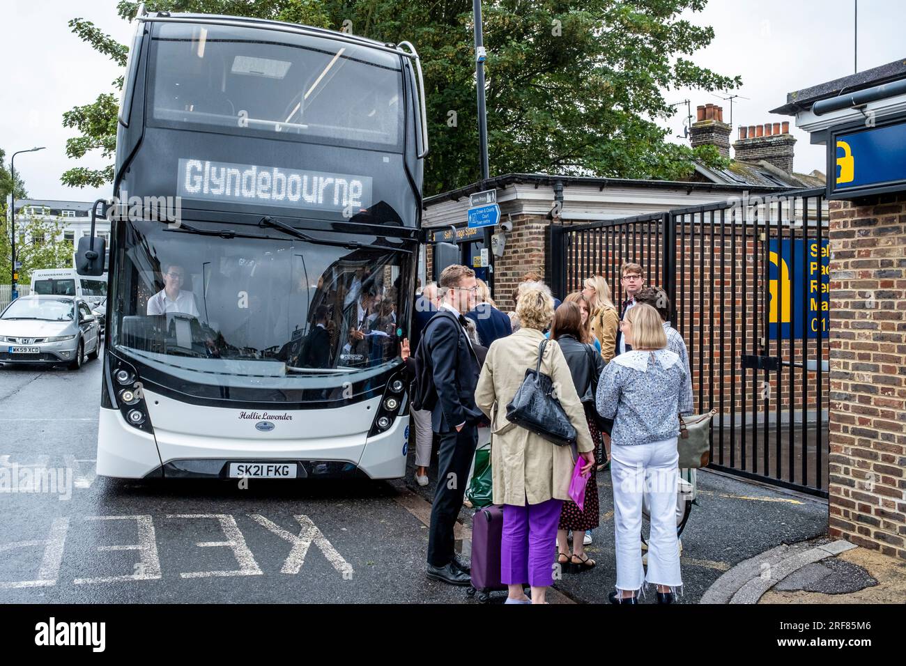 Opera Fans Board A Bus To Glyndebourne Opera House, Lewes, East Sussex ...