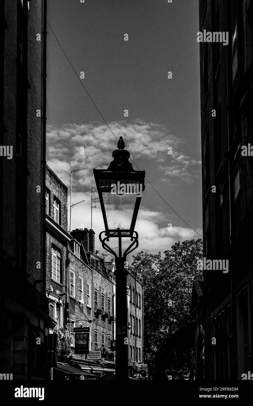 London old street lamp Black and White Stock Photos & Images - Alamy