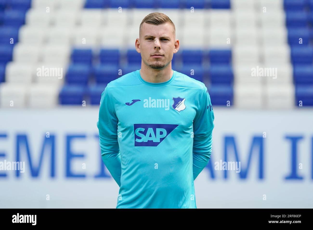 Goalkeeps hi-res stock photography and images - Alamy