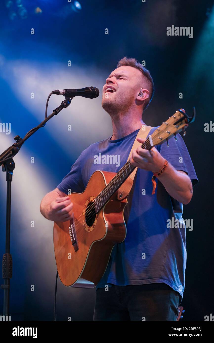 Folk talent hi-res stock photography and images - Alamy