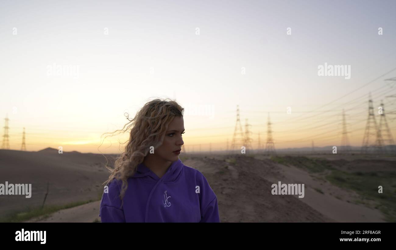 Saudi arabian girl hi-res stock photography and images - Alamy