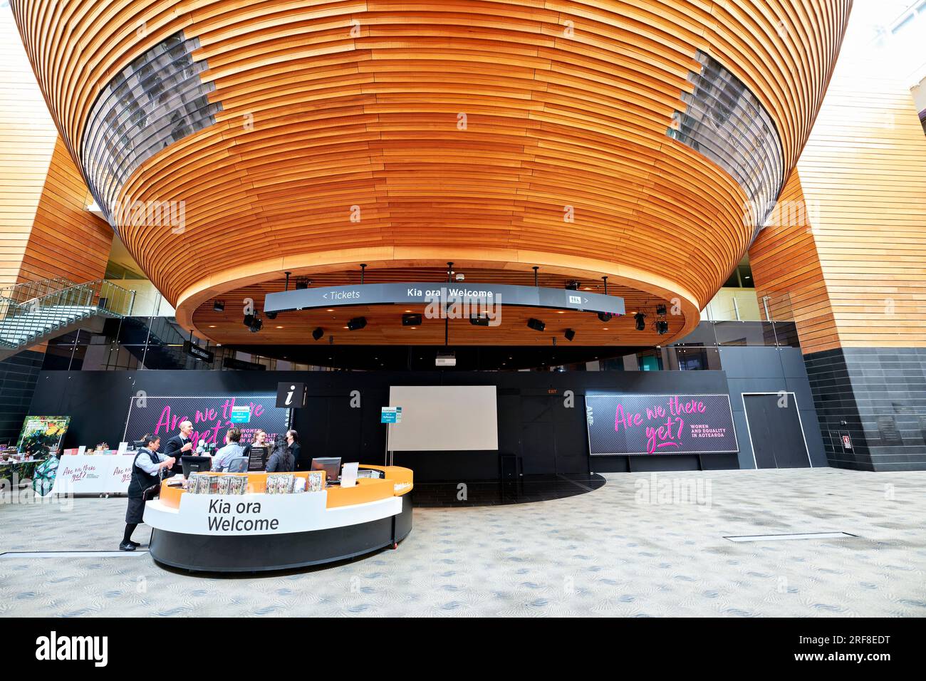 Indoor museum entrance hi-res stock photography and images - Alamy