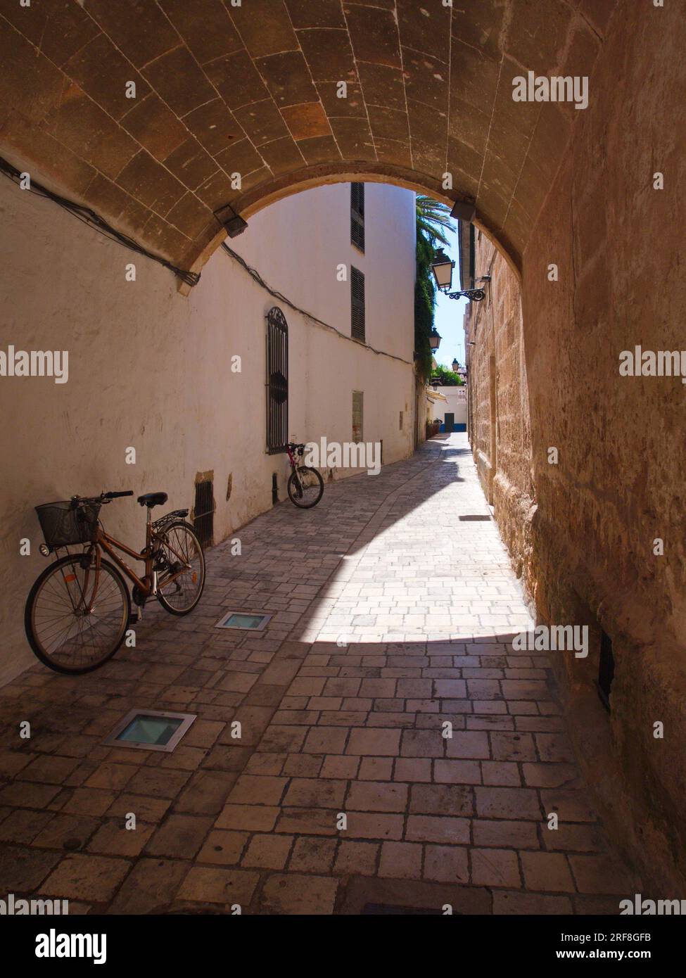 Bicicleta pared hi-res stock photography and images - Alamy