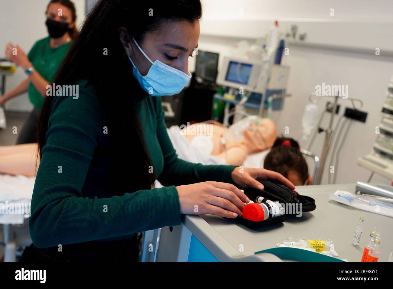 Nurses and emergency nurses undergo training at School of Medicine on ...