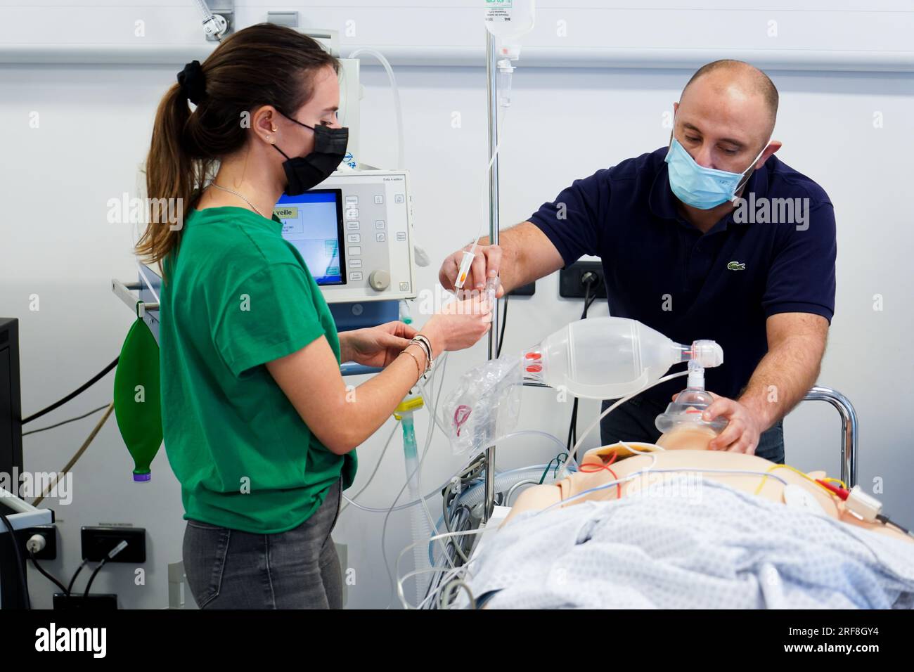 Nurses and emergency nurses undergo training at School of Medicine on ...