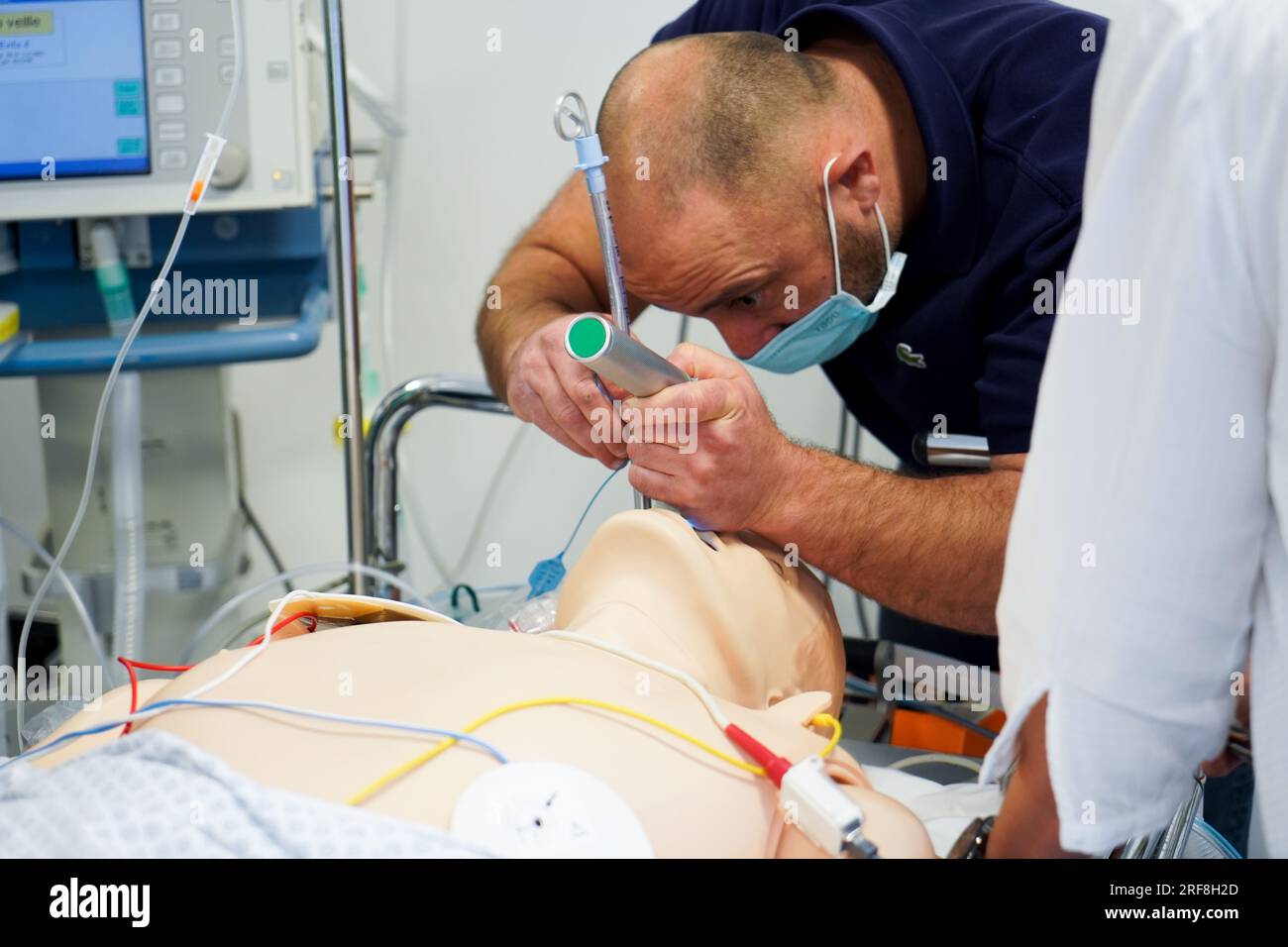 Nurses and emergency nurses undergo training at School of Medicine on ...