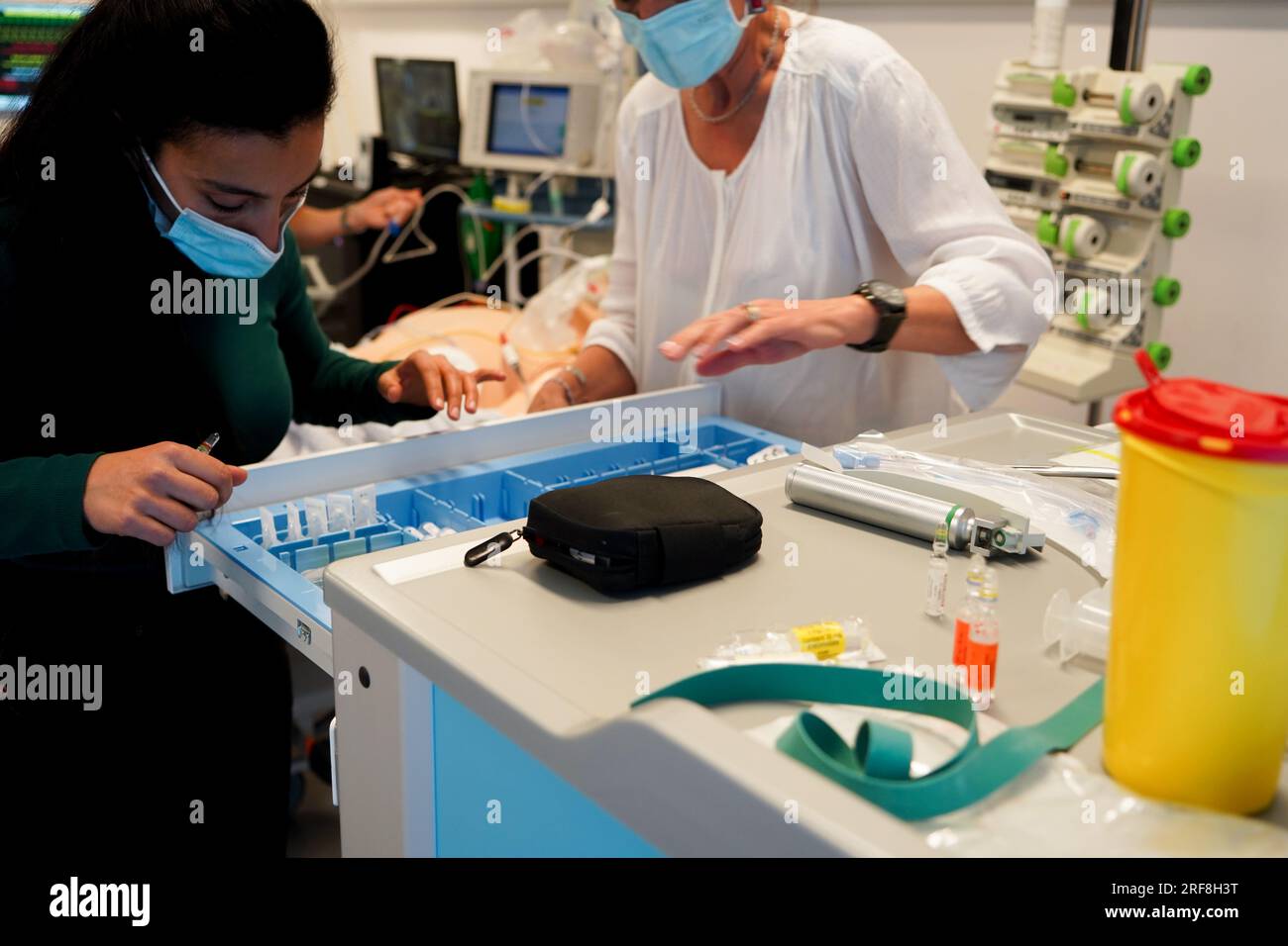 Nurses and emergency nurses undergo training at School of Medicine on ...