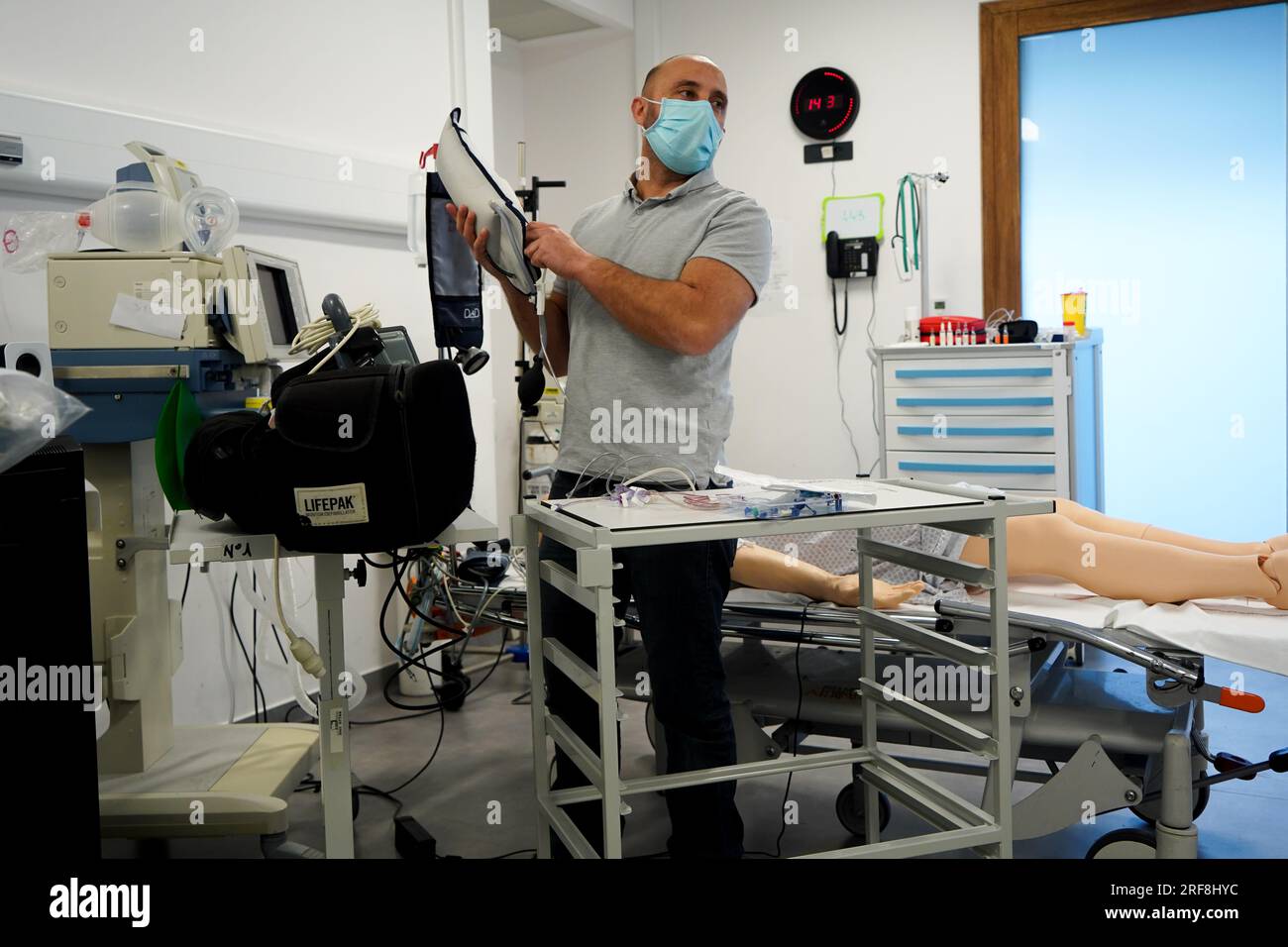 Nurses and emergency nurses undergo training at School of Medicine on ...
