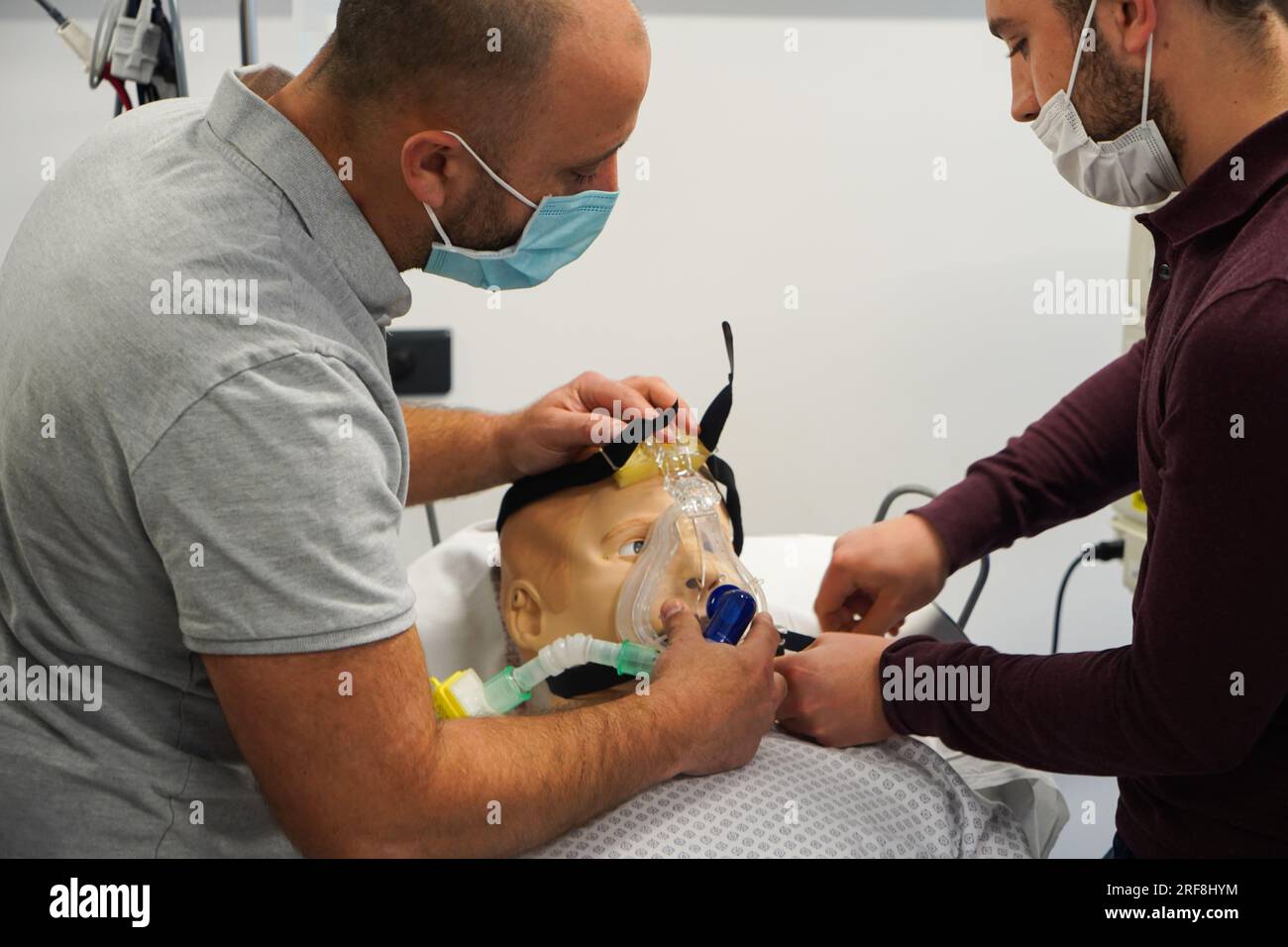 Nurses and emergency nurses undergo training at School of Medicine on ...