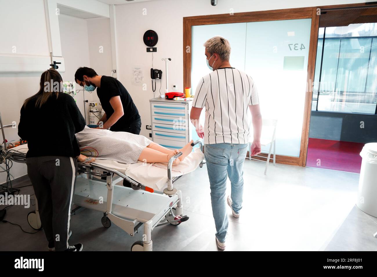 Nurses and emergency nurses undergo training at School of Medicine on ...