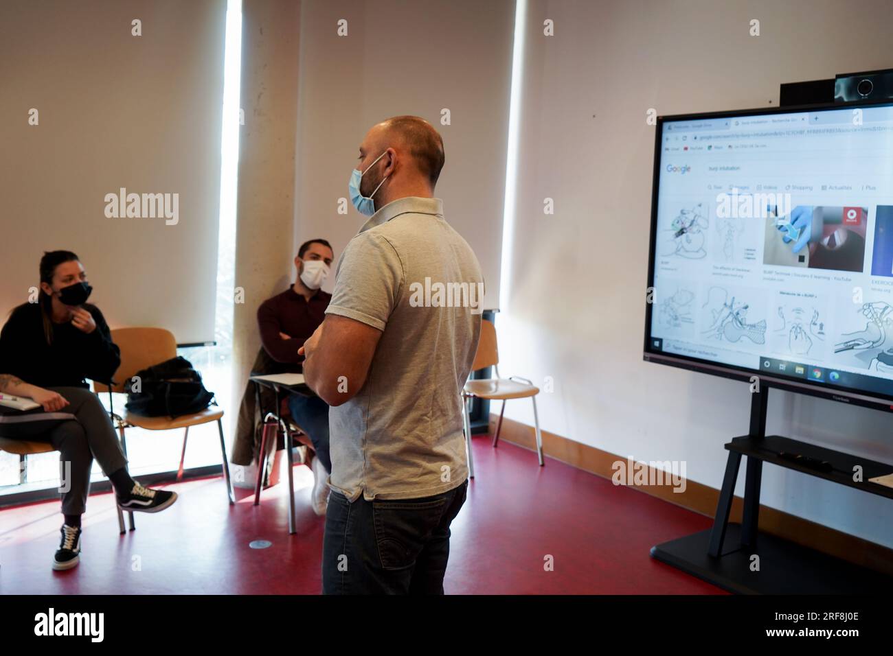 Nurses and emergency nurses undergo training at School of Medicine on ...