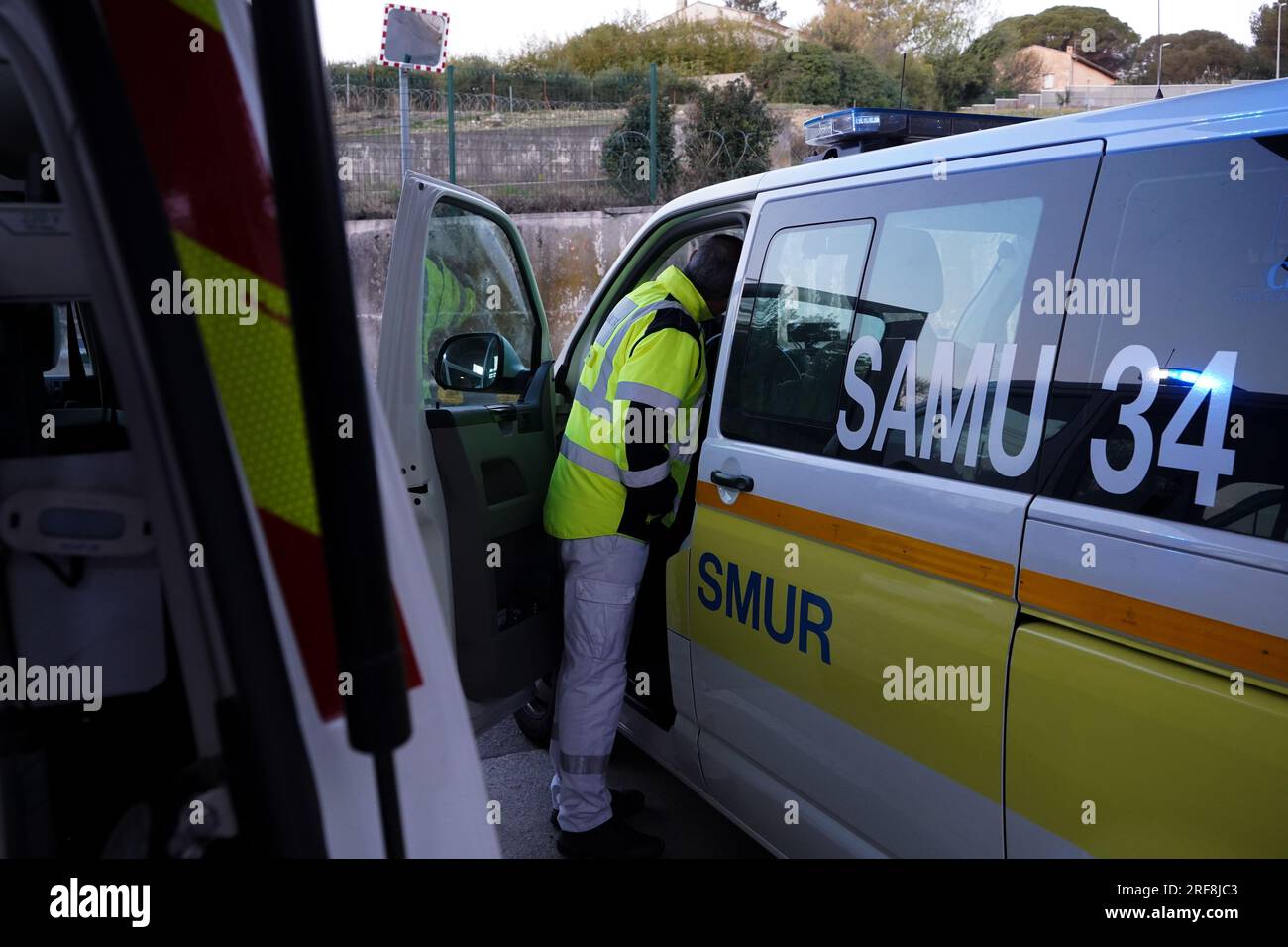 A hospital-based emergency service operates 24 hours a day, 7 days a ...