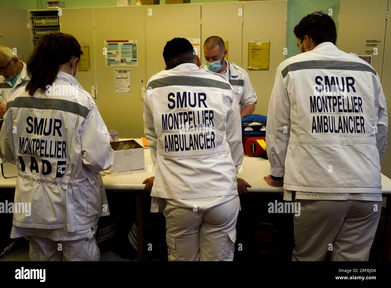 A hospital-based emergency service operates 24 hours a day, 7 days a ...
