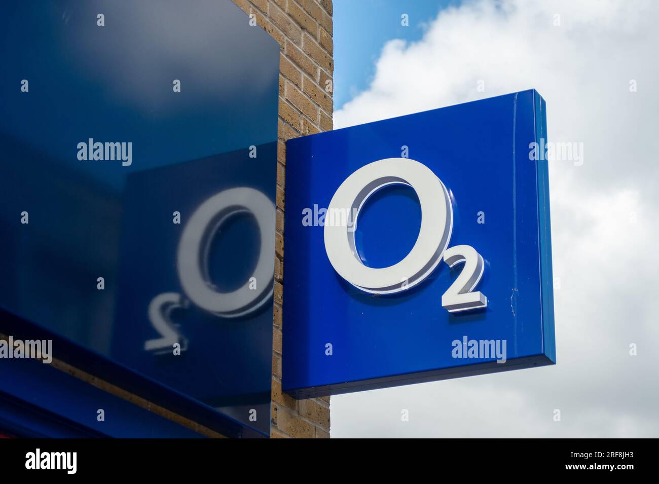 Telcos hi-res stock photography and images - Alamy