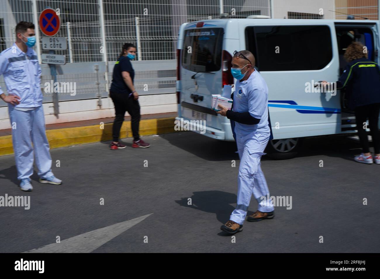 A hospital-based emergency service operates 24 hours a day, 7 days a ...